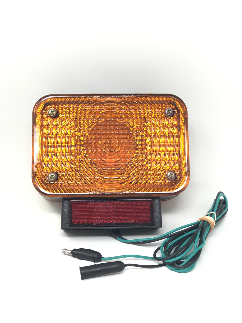 John Deere Lamp RE230200 - Green Farm Parts